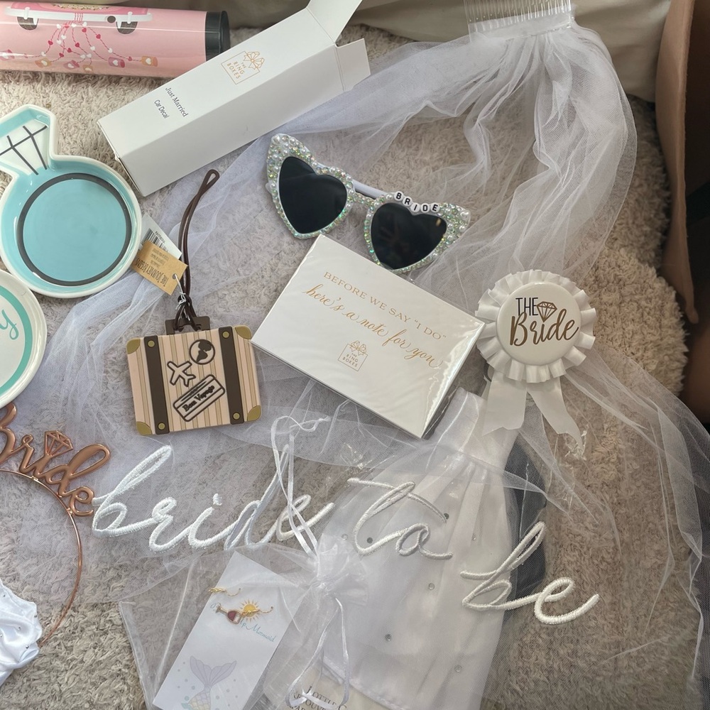 Bride Bachelorette Wedding Bundle Of Items Many Items - Gem